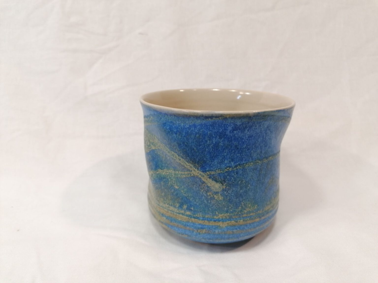 Curved ceramic mug - Bogdankeramik - unique handcrafted pottery
